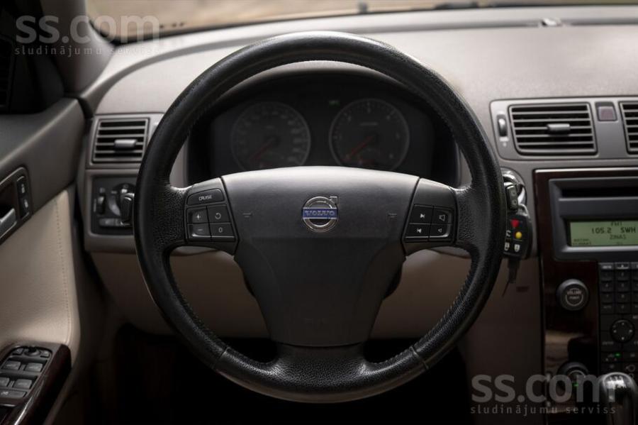 Melns Volvo V50 2007 Tukums, ar dzinēja tilpumu 1.60 L un nobraukumu 246 tūkst. km par 2290 €, foto 18 vietnē AUTOMOTO.COM.LV