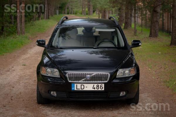 Volvo V50 2007 Tukums vietnē Melns Volvo V50 2007 Tukums, ar dzinēja tilpumu 1.60 L un nobraukumu 246 tūkst. km par 2290 €, foto 3 vietnē AUTOMOTO.COM.LV