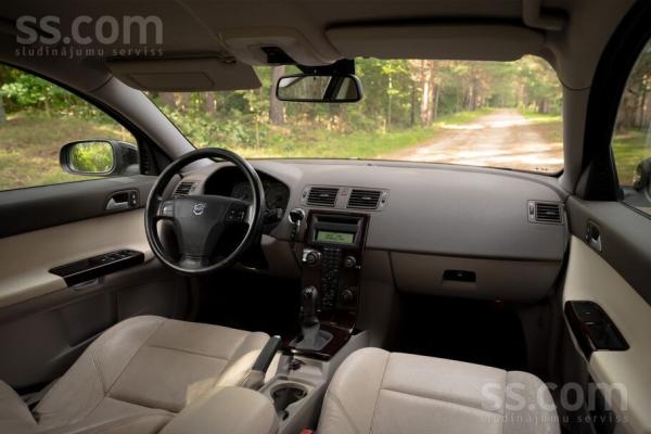 Volvo V50 2007 Tukums vietnē Melns Volvo V50 2007 Tukums, ar dzinēja tilpumu 1.60 L un nobraukumu 246 tūkst. km par 2290 €, foto 9 vietnē AUTOMOTO.COM.LV
