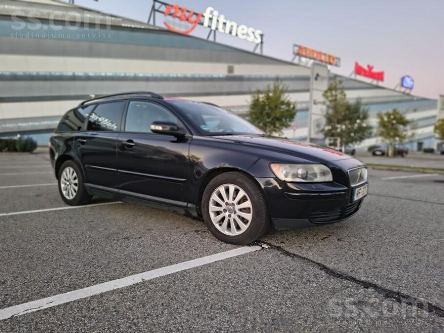 Melns Volvo V50 2007 Rīga, ar dzinēja tilpumu 2.40 L un nobraukumu 277 tūkst. km par 900 €, foto 3 vietnē AUTOMOTO.COM.LV