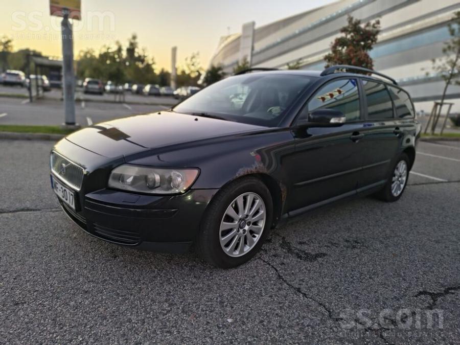 Melns Volvo V50 2007 Rīga, ar dzinēja tilpumu 2.40 L un nobraukumu 277 tūkst. km par 900 €, foto 5 vietnē AUTOMOTO.COM.LV