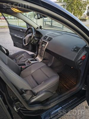 Melns Volvo V50 2007 Rīga, ar dzinēja tilpumu 2.40 L un nobraukumu 277 tūkst. km par 900 €, foto 9 vietnē AUTOMOTO.COM.LV