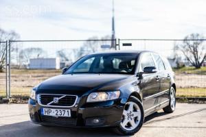 Melns Volvo V50 2008 Rīga, ar dzinēja tilpumu 2.40 L un nobraukumu 356 tūkst. km par 3990 €, foto 1 vietnē AUTOMOTO.COM.LV