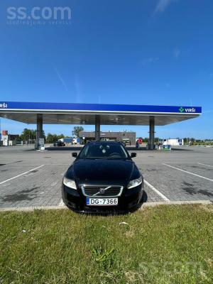 Melns Volvo V50 2008 Liepāja, ar dzinēja tilpumu 2.00 L un nobraukumu 301 tūkst. km par 2500 €, foto 8 vietnē AUTOMOTO.COM.LV