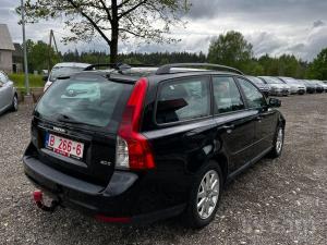 Black Volvo V50 2008 in Valmiera, with an engine capacity of 2.00 L and mileage of 0 thousand km for 3770 €, photo 5 on AUTOMOTO.COM.LV