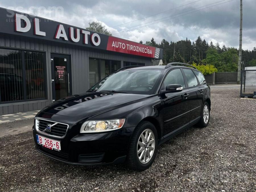 Black Volvo V50 2008 in Valmiera, with an engine capacity of 2.00 L and mileage of 0 thousand km for 3550 €, photo 1 on AUTOMOTO.COM.LV
