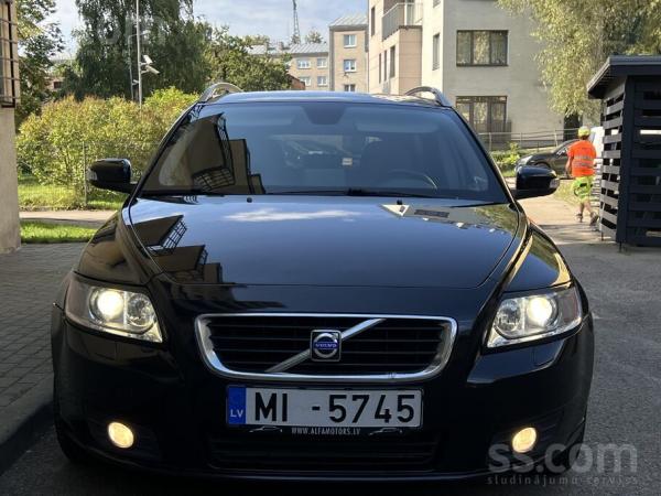 Melns Volvo V50 2008 Rīga, ar dzinēja tilpumu 2.40 L un nobraukumu 285 tūkst. km par 2650 €, foto 6 vietnē AUTOMOTO.COM.LV