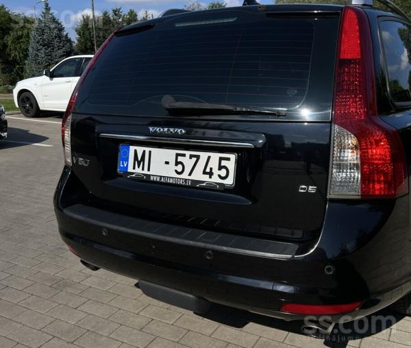 Melns Volvo V50 2008 Rīga, ar dzinēja tilpumu 2.40 L un nobraukumu 285 tūkst. km par 2650 €, foto 9 vietnē AUTOMOTO.COM.LV