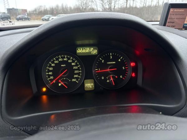 Black Volvo V50 2008 in Tallinn, with an engine capacity of 1.60 L and mileage of 308 thousand km for 2199 €, photo 11 on AUTOMOTO.COM.LV