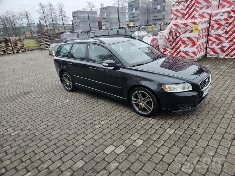 Melns Volvo V50 2008 Jelgava, ar dzinēja tilpumu 2.00 L un nobraukumu 336 tūkst. km par 2500 €, foto 4 vietnē AUTOMOTO.COM.LV
