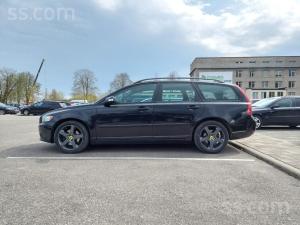Melns Volvo V50 2008 Jelgava, ar dzinēja tilpumu 2.00 L un nobraukumu 336 tūkst. km par 2500 €, foto 15 vietnē AUTOMOTO.COM.LV