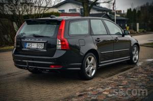 Black Volvo V50 2008 in Riga, with an engine capacity of 2.00 L and mileage of 0 thousand km for 2990 €, photo 4 on AUTOMOTO.COM.LV