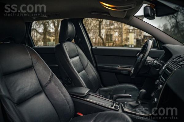 Black Volvo V50 2008 in Riga, with an engine capacity of 2.00 L and mileage of 0 thousand km for 2990 €, photo 8 on AUTOMOTO.COM.LV