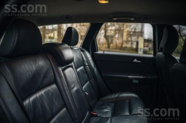 Black Volvo V50 2008 in Riga, with an engine capacity of 2.00 L and mileage of 0 thousand km for 2990 €, photo 10 on AUTOMOTO.COM.LV