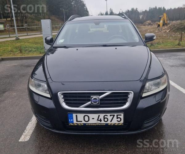 Melns Volvo V50 2008 Ogre, ar dzinēja tilpumu 2.40 L un nobraukumu 290 tūkst. km par 2950 €, foto 1 vietnē AUTOMOTO.COM.LV