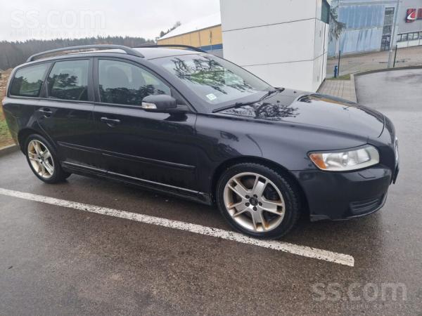 Melns Volvo V50 2008 Ogre, ar dzinēja tilpumu 2.40 L un nobraukumu 290 tūkst. km par 2950 €, foto 5 vietnē AUTOMOTO.COM.LV