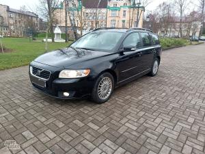 Melns Volvo V50 2008 Šauļi, ar dzinēja tilpumu 2.00 L un nobraukumu 260 tūkst. km par 1550 €, foto 3 vietnē AUTOMOTO.COM.LV