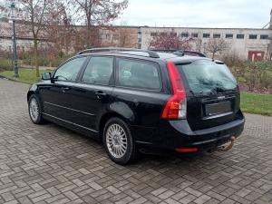Melns Volvo V50 2008 Šauļi, ar dzinēja tilpumu 2.00 L un nobraukumu 260 tūkst. km par 1550 €, foto 5 vietnē AUTOMOTO.COM.LV
