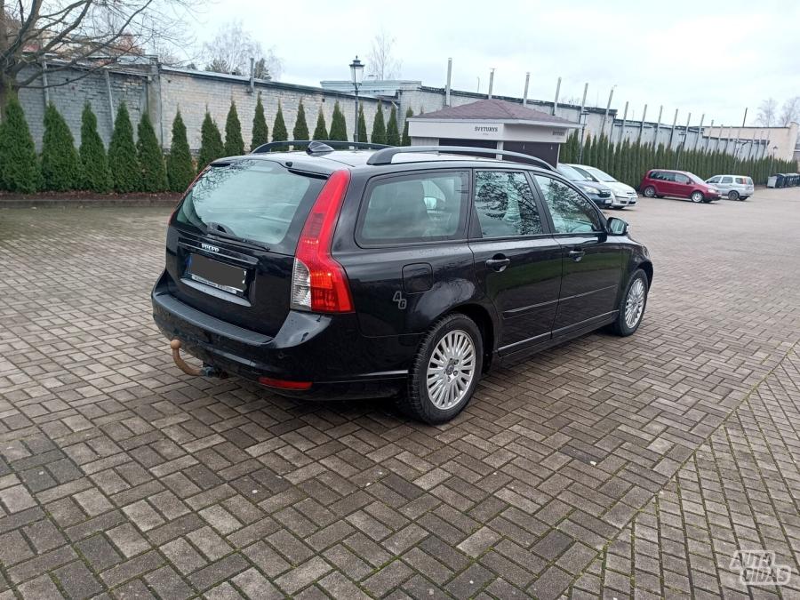 Melns Volvo V50 2008 Šauļi, ar dzinēja tilpumu 2.00 L un nobraukumu 260 tūkst. km par 1550 €, foto 8 vietnē AUTOMOTO.COM.LV