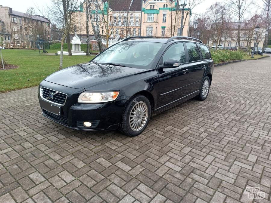 Black Volvo V50 2008 in Siauliai, with an engine capacity of 2.00 L and mileage of 260 thousand km for 1450 €, photo 1 on AUTOMOTO.COM.LV