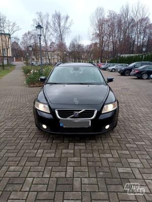 Black Volvo V50 2008 in Siauliai, with an engine capacity of 2.00 L and mileage of 260 thousand km for 1450 €, photo 9 on AUTOMOTO.COM.LV