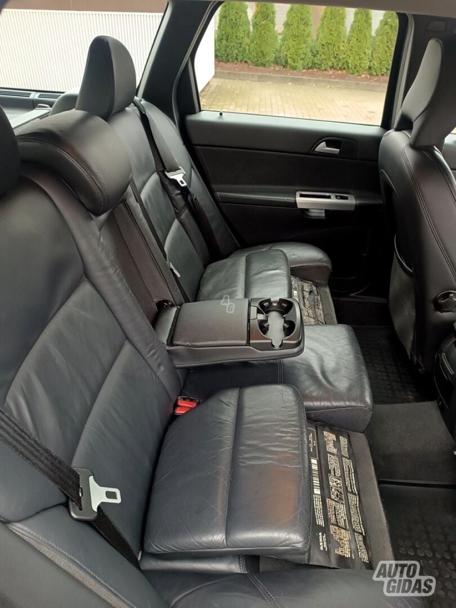 Black Volvo V50 2008 in Siauliai, with an engine capacity of 2.00 L and mileage of 260 thousand km for 1450 €, photo 15 on AUTOMOTO.COM.LV