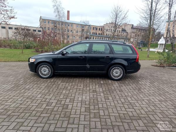 Black Volvo V50 2008 in Siauliai, with an engine capacity of 2.00 L and mileage of 260 thousand km for 1850 €, photo 7 on AUTOMOTO.COM.LV