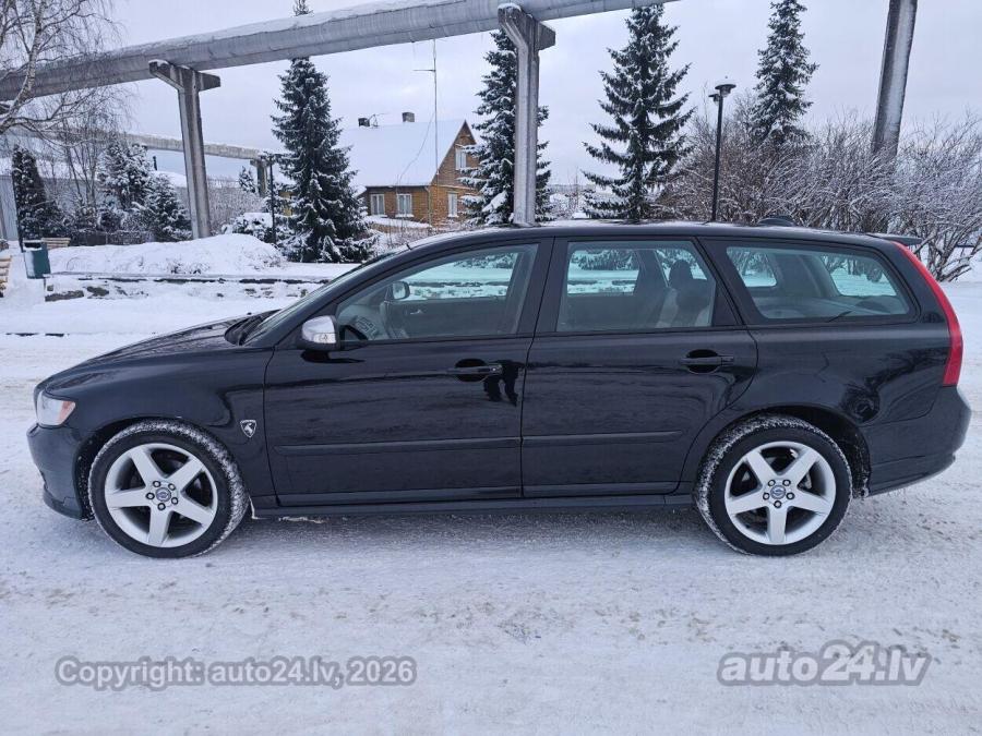 Black Volvo V50 2008 in Paide, with an engine capacity of 1.60 L and mileage of 249 thousand km for 2950 €, photo 3 on AUTOMOTO.COM.LV