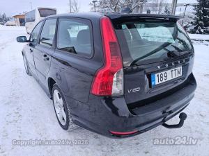 Black Volvo V50 2008 in Paide, with an engine capacity of 1.60 L and mileage of 249 thousand km for 2950 €, photo 6 on AUTOMOTO.COM.LV
