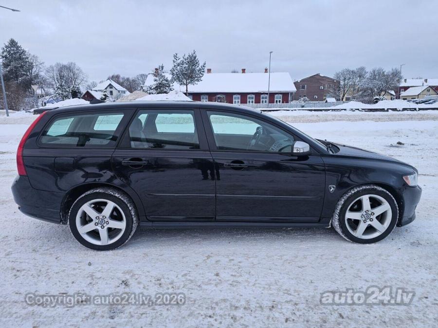 Black Volvo V50 2008 in Paide, with an engine capacity of 1.60 L and mileage of 249 thousand km for 2950 €, photo 7 on AUTOMOTO.COM.LV