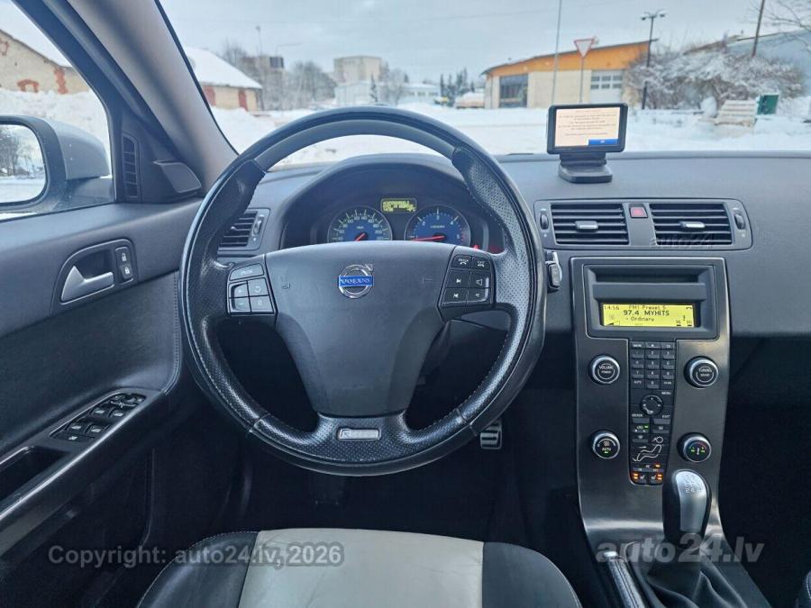 Black Volvo V50 2008 in Paide, with an engine capacity of 1.60 L and mileage of 249 thousand km for 2950 €, photo 9 on AUTOMOTO.COM.LV