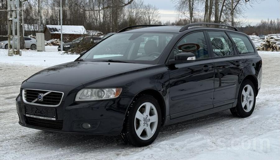 Melns Volvo V50 2008 Valmiera, ar dzinēja tilpumu 2.00 L un nobraukumu 310 tūkst. km par 3000 €, foto 1 vietnē AUTOMOTO.COM.LV