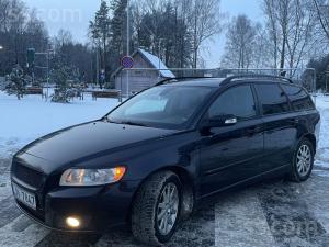 Melns Volvo V50 2008 Rīga, ar dzinēja tilpumu 2.00 L un nobraukumu 335 tūkst. km par 2590 €, foto 4 vietnē AUTOMOTO.COM.LV