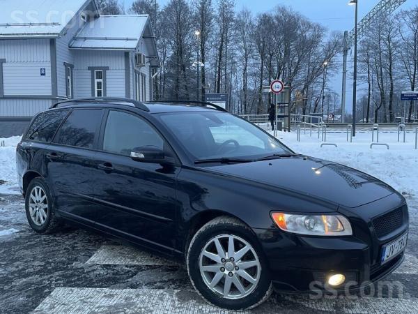 Melns Volvo V50 2008 Rīga, ar dzinēja tilpumu 2.00 L un nobraukumu 335 tūkst. km par 2590 €, foto 5 vietnē AUTOMOTO.COM.LV