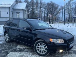 Melns Volvo V50 2008 Rīga, ar dzinēja tilpumu 2.00 L un nobraukumu 335 tūkst. km par 2590 €, foto 5 vietnē AUTOMOTO.COM.LV