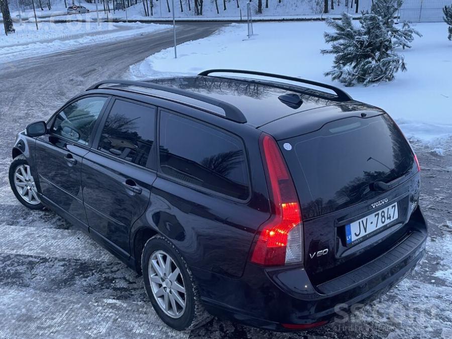 Melns Volvo V50 2008 Rīga, ar dzinēja tilpumu 2.00 L un nobraukumu 335 tūkst. km par 2590 €, foto 7 vietnē AUTOMOTO.COM.LV