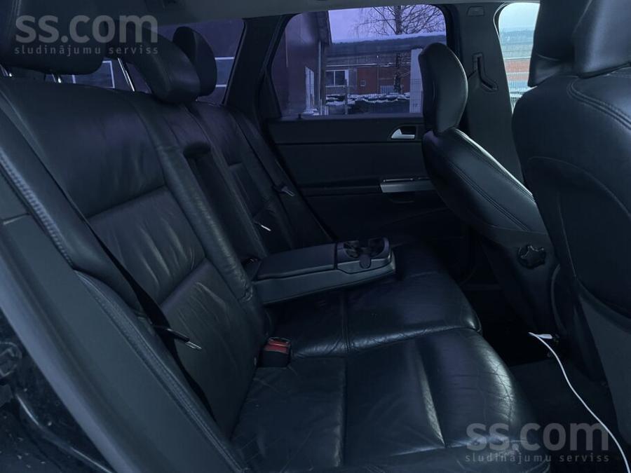 Melns Volvo V50 2008 Rīga, ar dzinēja tilpumu 2.00 L un nobraukumu 335 tūkst. km par 2590 €, foto 11 vietnē AUTOMOTO.COM.LV