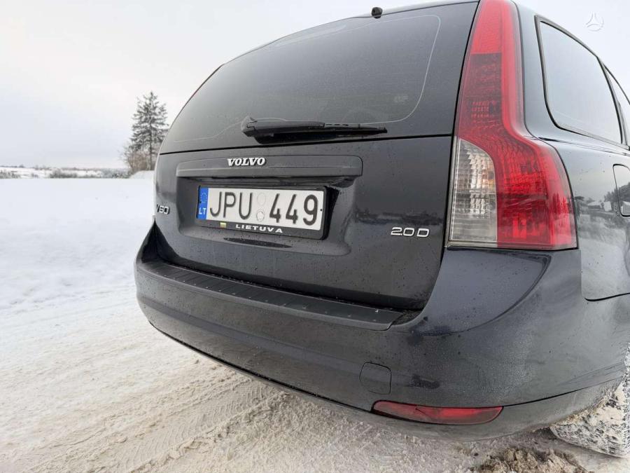 Black Volvo V50 2008 in Vilnius, with an engine capacity of 2.00 L and mileage of 395 thousand km for 2500 €, photo 11 on AUTOMOTO.COM.LV