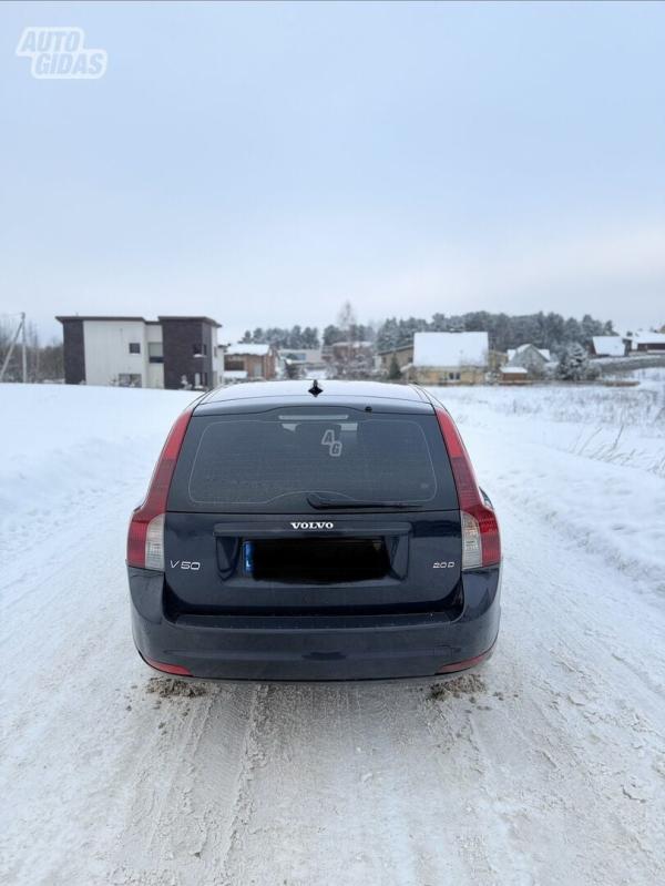 Melns Volvo V50 2008 Viļņa, ar dzinēja tilpumu 2.00 L un nobraukumu 398 tūkst. km par 2500 €, foto 6 vietnē AUTOMOTO.COM.LV