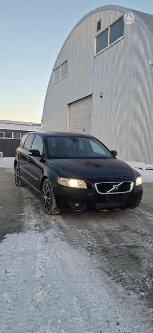 Melns Volvo V50 2008 Šauļi, ar dzinēja tilpumu 1.56 L un nobraukumu 284 tūkst. km par 2650 €, foto 3 vietnē AUTOMOTO.COM.LV