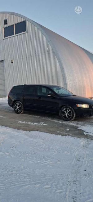 Melns Volvo V50 2008 Šauļi, ar dzinēja tilpumu 1.56 L un nobraukumu 284 tūkst. km par 2650 €, foto 5 vietnē AUTOMOTO.COM.LV