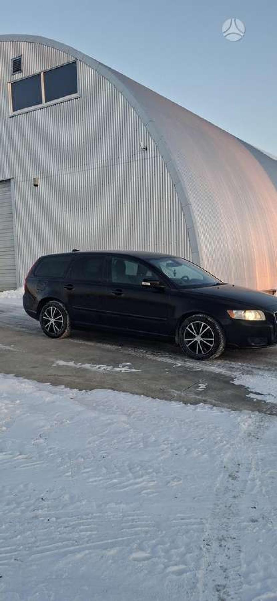 Melns Volvo V50 2008 Šauļi, ar dzinēja tilpumu 1.56 L un nobraukumu 284 tūkst. km par 2650 €, foto 5 vietnē AUTOMOTO.COM.LV