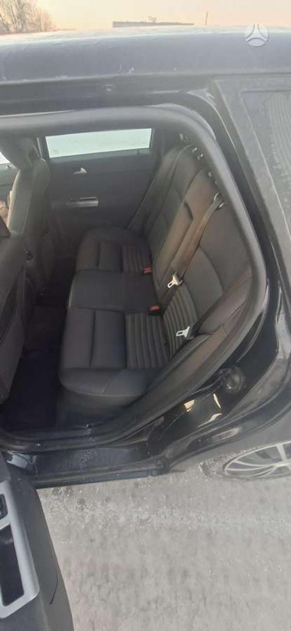 Black Volvo V50 2008 in Siauliai, with an engine capacity of 1.56 L and mileage of 284 thousand km for 2650 €, photo 10 on AUTOMOTO.COM.LV
