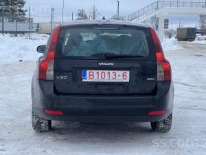 Black Volvo V50 2008 in Rezekne, with an engine capacity of 2.00 L and mileage of 365 thousand km for 2500 €, photo 6 on AUTOMOTO.COM.LV