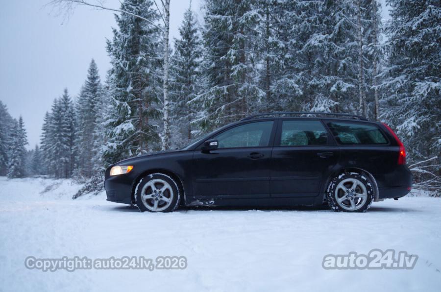 Melns Volvo V50 2008 Tallina, ar dzinēja tilpumu 1.60 L un nobraukumu 343 tūkst. km par 2450 €, foto 2 vietnē AUTOMOTO.COM.LV
