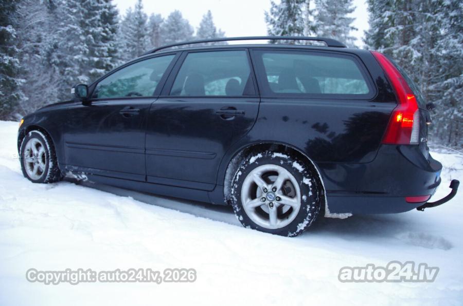 Melns Volvo V50 2008 Tallina, ar dzinēja tilpumu 1.60 L un nobraukumu 343 tūkst. km par 2450 €, foto 3 vietnē AUTOMOTO.COM.LV