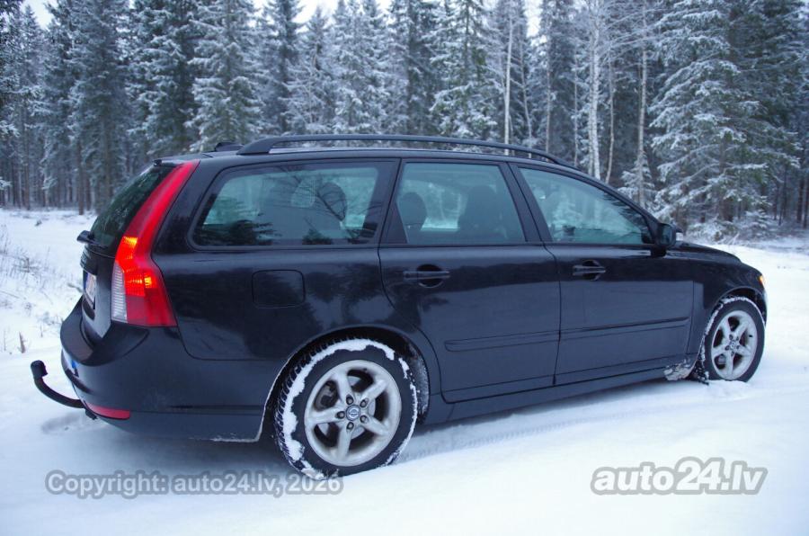 Melns Volvo V50 2008 Tallina, ar dzinēja tilpumu 1.60 L un nobraukumu 343 tūkst. km par 2450 €, foto 4 vietnē AUTOMOTO.COM.LV