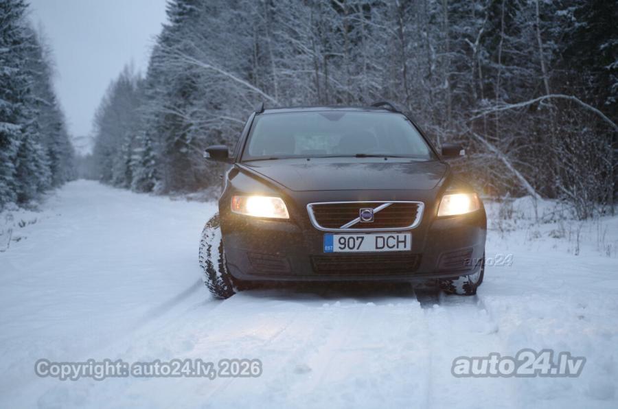 Melns Volvo V50 2008 Tallina, ar dzinēja tilpumu 1.60 L un nobraukumu 343 tūkst. km par 2450 €, foto 5 vietnē AUTOMOTO.COM.LV