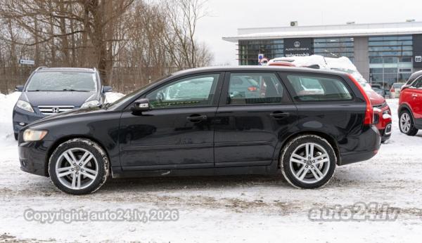 Black Volvo V50 2008 in Tallinn, with an engine capacity of 1.60 L and mileage of 190 thousand km for 3500 €, photo 8 on AUTOMOTO.COM.LV