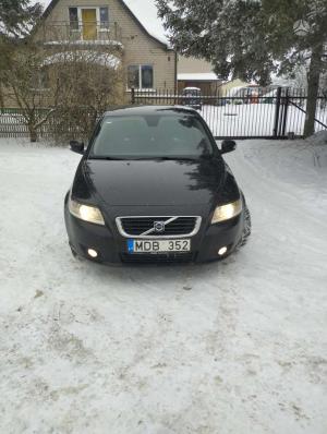 Black Volvo V50 2008 in Kaunas, with an engine capacity of 1.56 L and mileage of 233 thousand km for 2200 €, photo 2 on AUTOMOTO.COM.LV